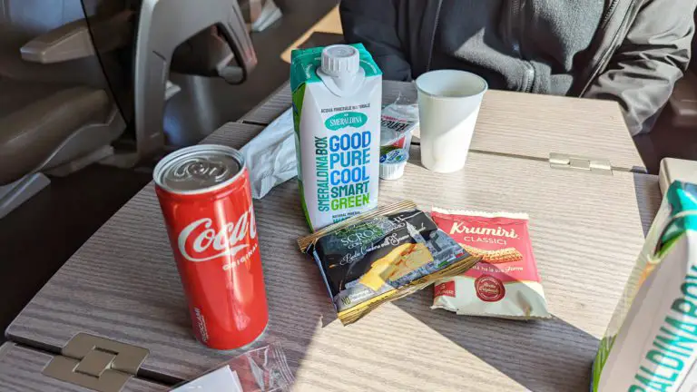 What To Expect In Trenitalia Frecciarossa Salottino Class | Grounded ...