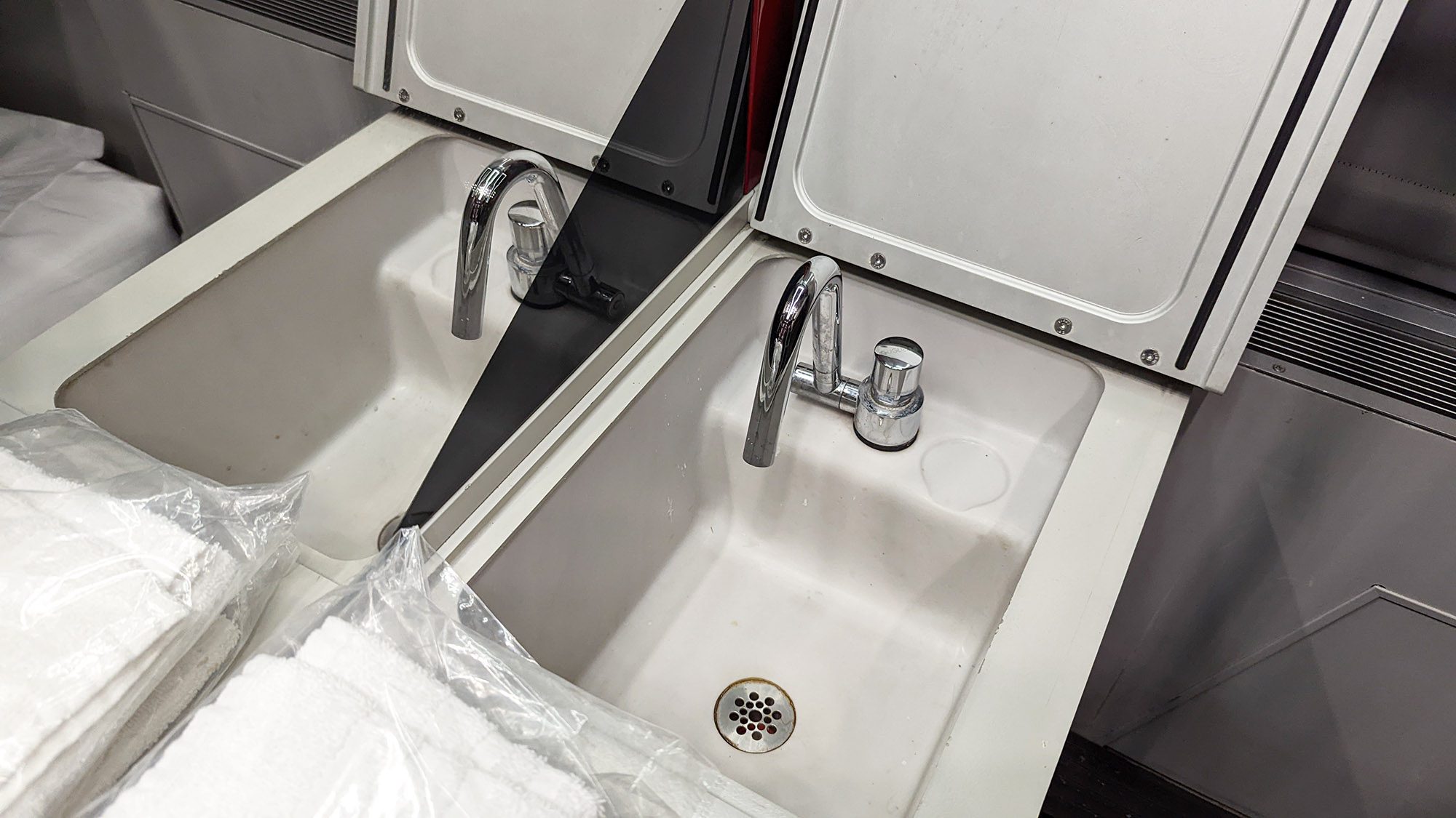 Trenitalia Intercity Notte Double Deluxe Review: Sleeper Train To ...