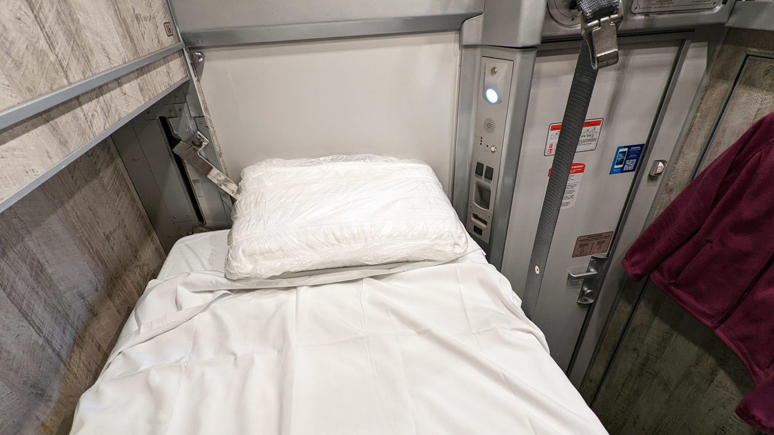 Trenitalia Intercity Notte Double Deluxe Review: Sleeper Train To ...