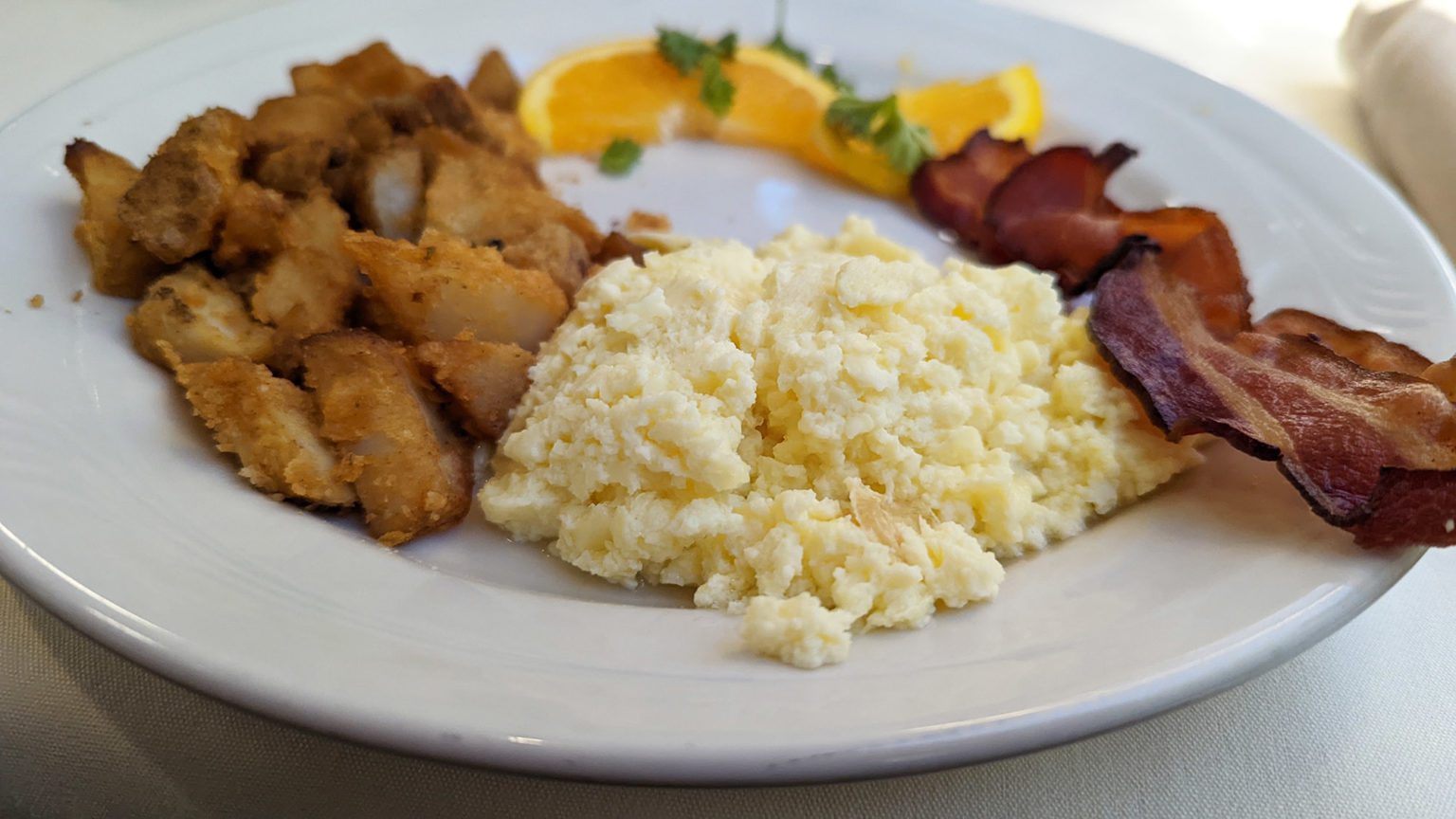 Alaska Railroad: GoldStar Service Vs. Adventure Class | Grounded Life ...